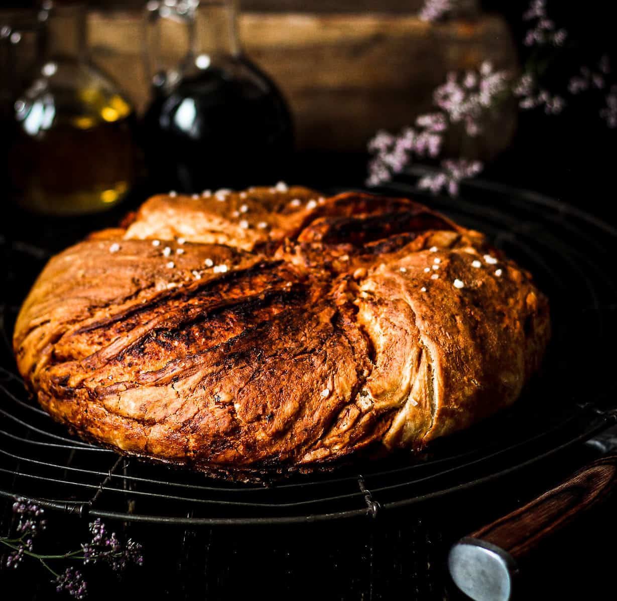 Herzhafter veganer Laugenpizza-Kranz/ Rezept