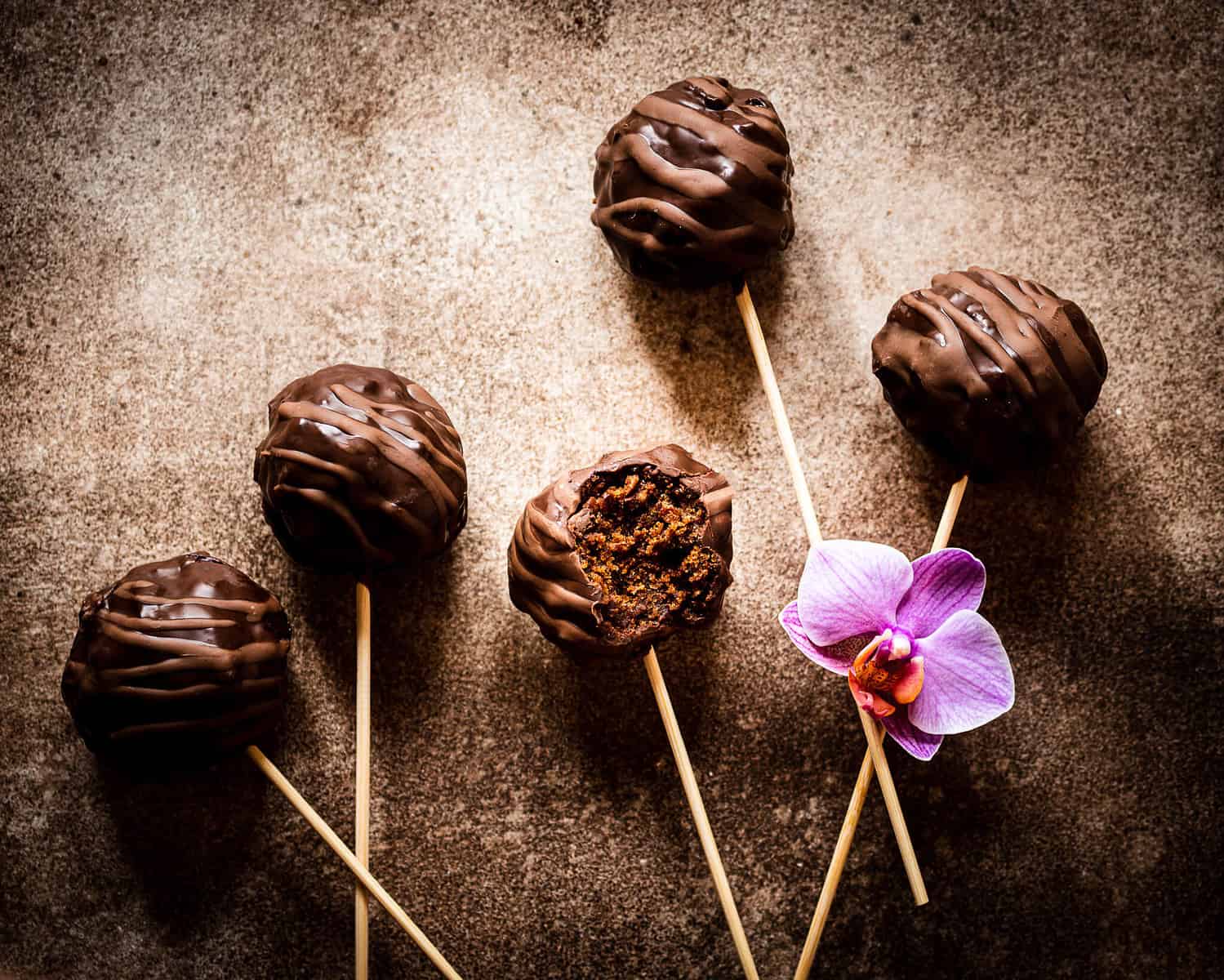 PUMPKIN SPICE CBD CAKE POPS - FLY ME TO THE VEGAN BUFFET